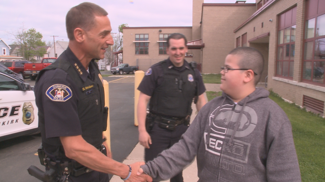 Dunkirk Police connect with kids over 'Breakfast with a Cop' | wgrz.com