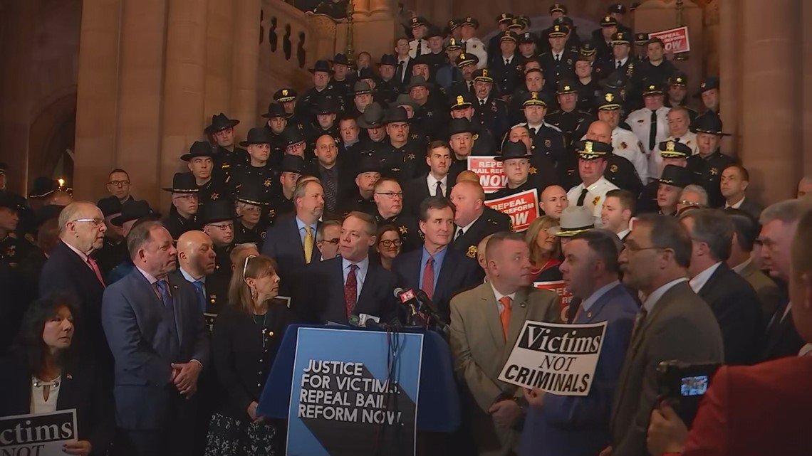 Dueling demonstrations in Albany on bail reform | wgrz.com
