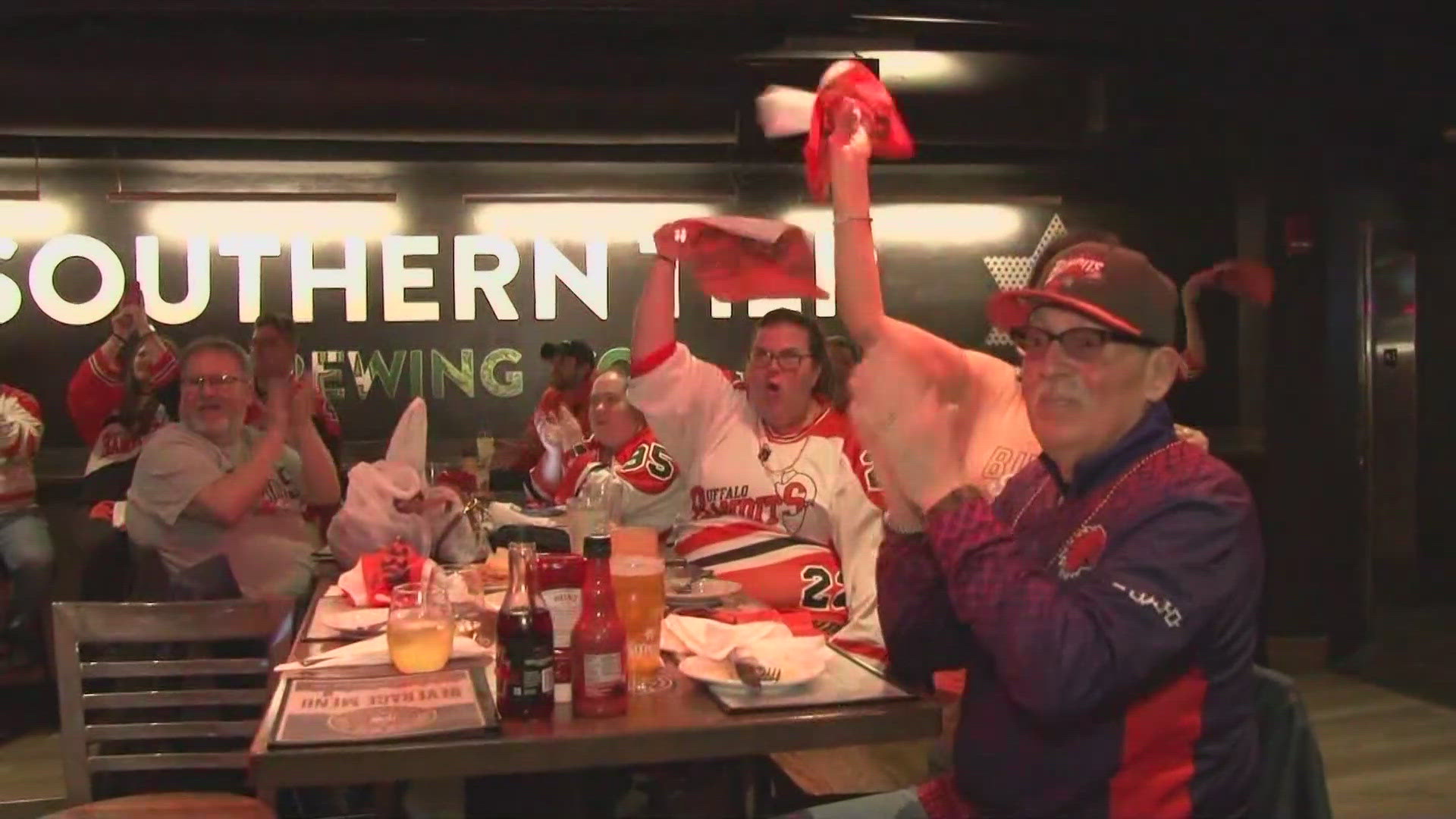 Buffalo Bandits fans cheer on from home | wgrz.com
