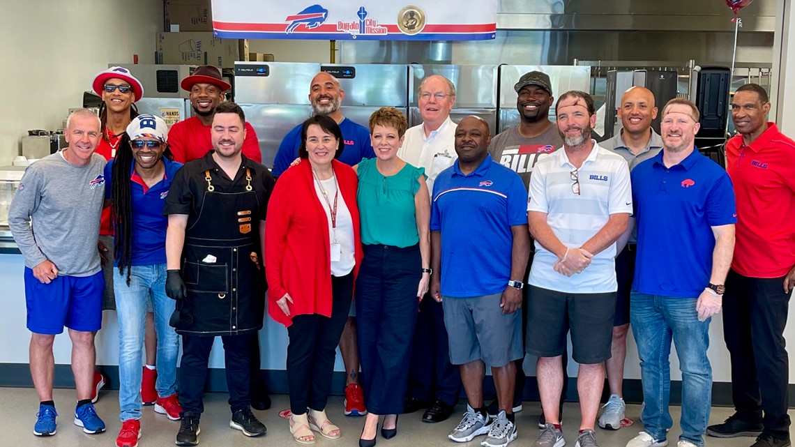 Buffalo Bills Community Meal held at Buffalo City Mission | wgrz.com