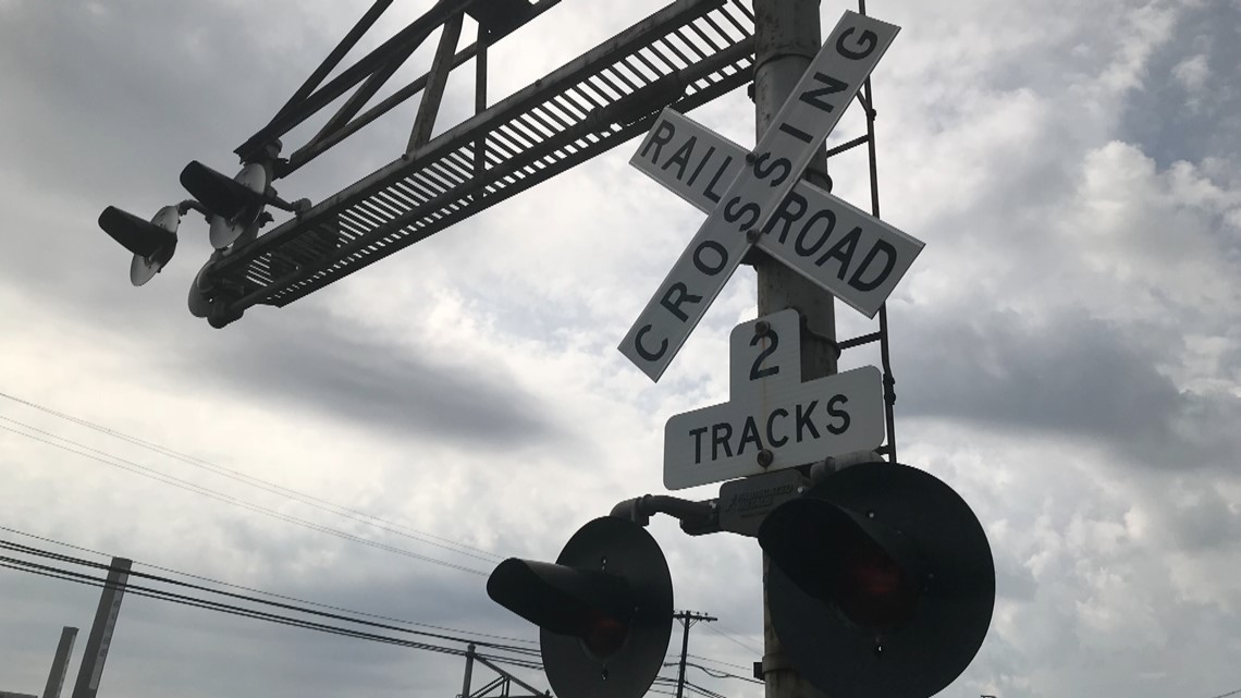 Hazardous CSX tracks in Niagara Falls being fixed | wgrz.com