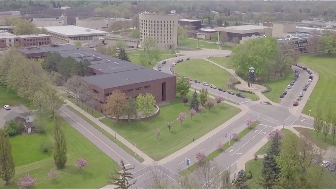 Fredonia plans to cut 13 areas of study | wgrz.com