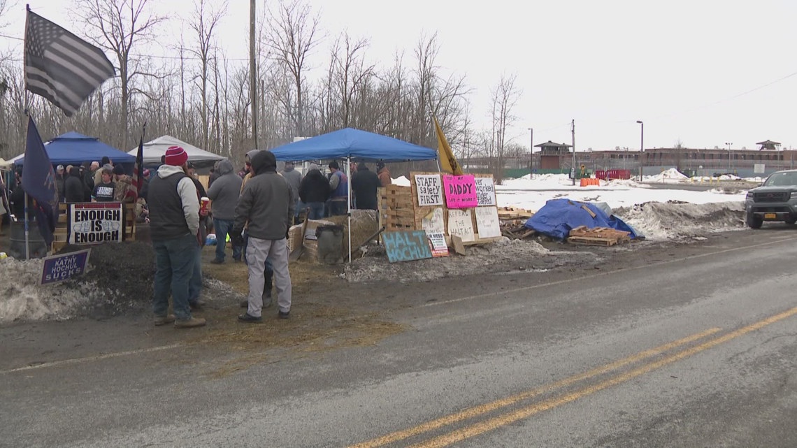 Legal battle continues for NY prison guards after strike | wgrz.com