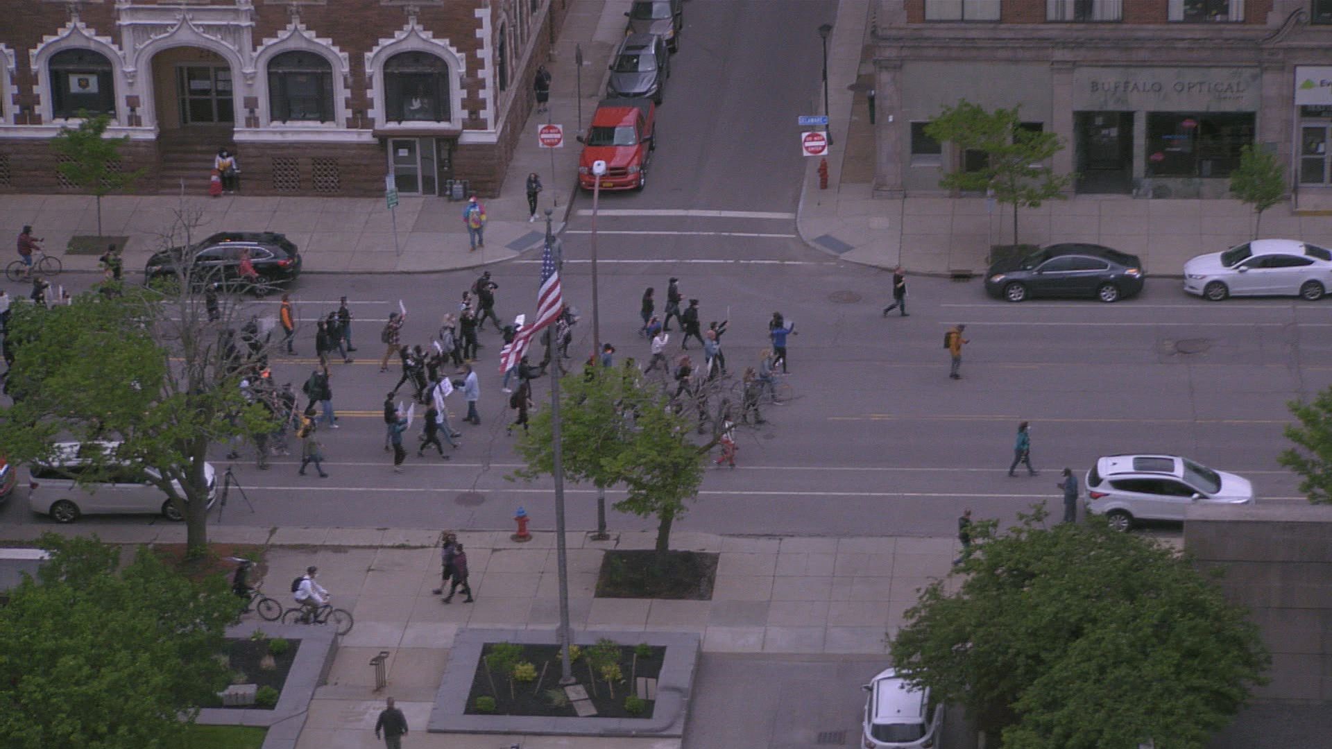 Peaceful protest turns violent in the City of Buffalo | wgrz.com