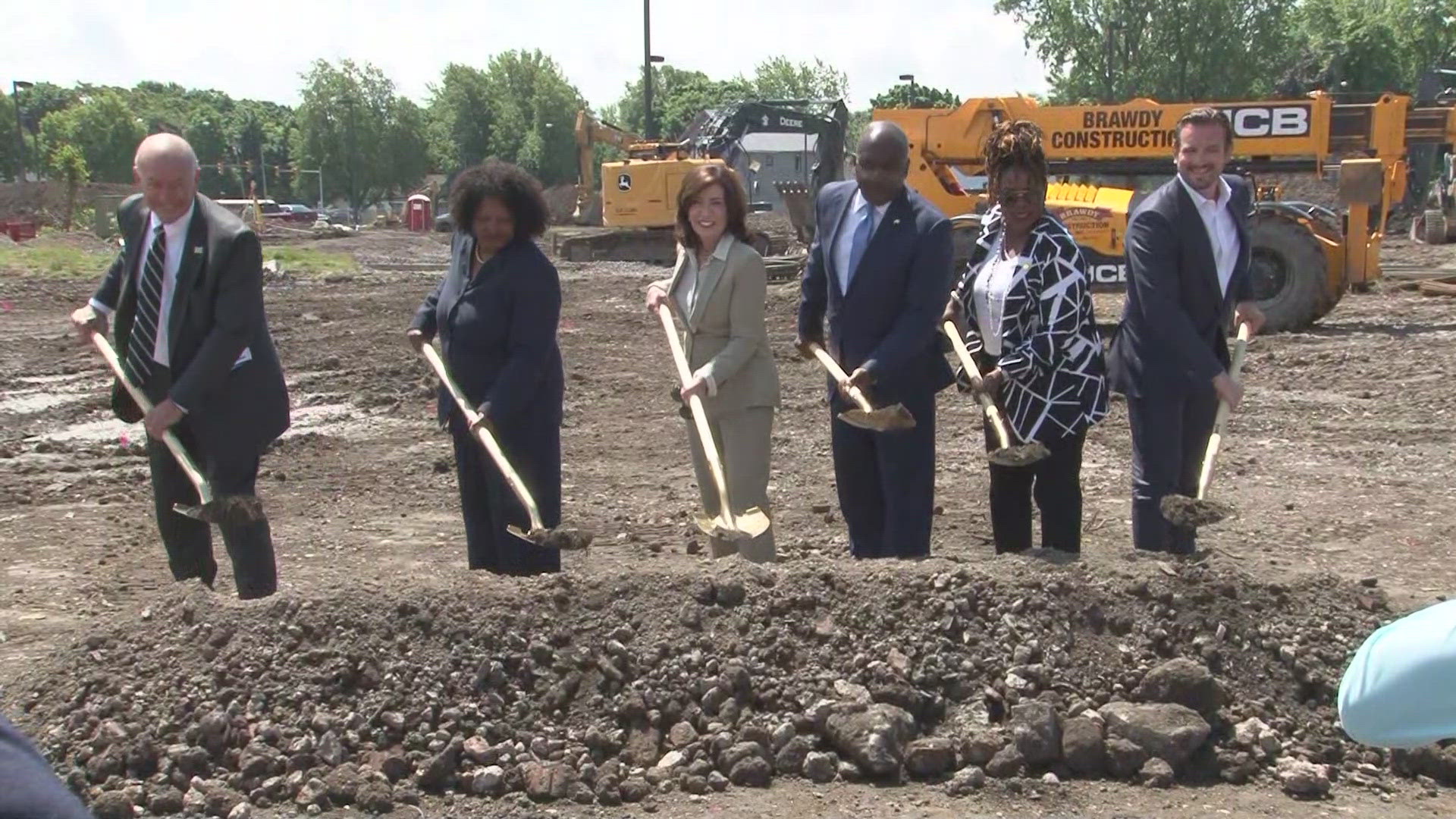 Governor Hochul joined by City officials break ground at the Commodore ...