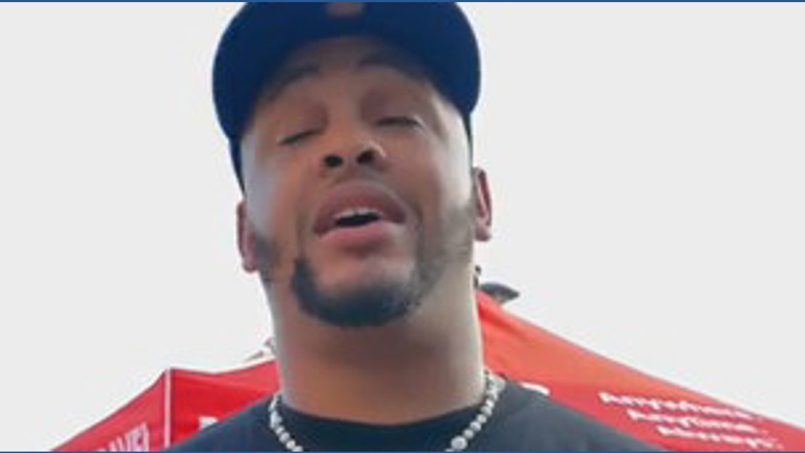 Dion Dawkins hosts community food drive | wgrz.com