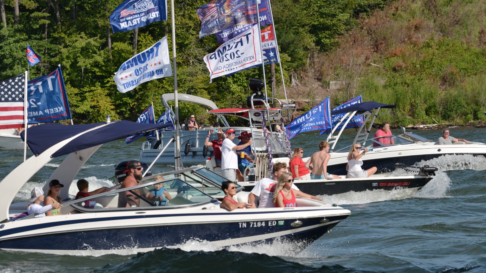Boaters and bikers show support in Trump parade | wgrz.com