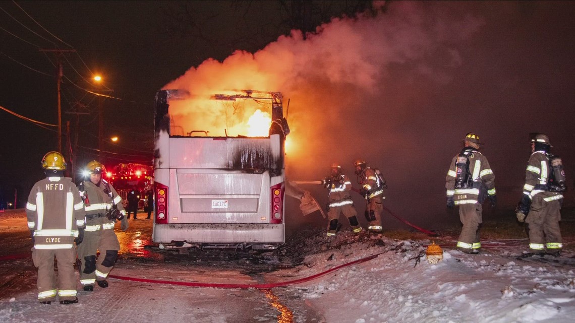 Niagara Falls Police respond to tour bus on fire that was intentionally ...