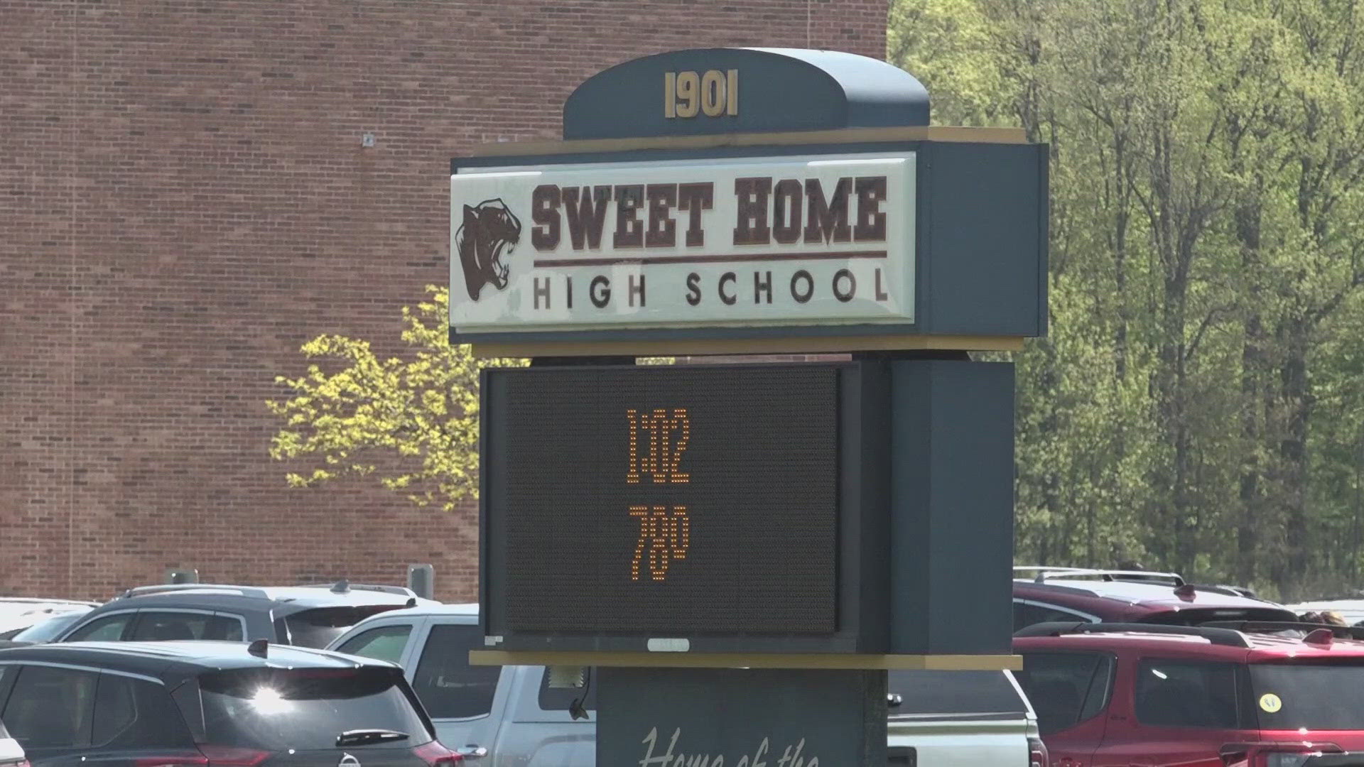 Amherst police investigate Sweet Home High School | wgrz.com
