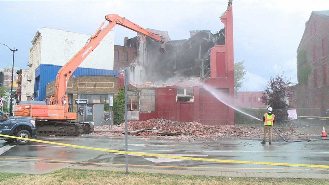 Demolition of collapsed Buffalo building resumes Saturday morning ...