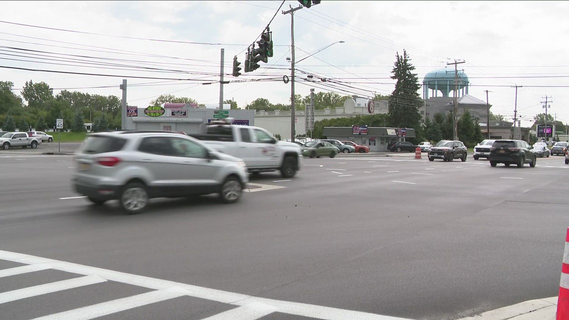 New signals going in at Transit and Genesee in Lancaster | wgrz.com