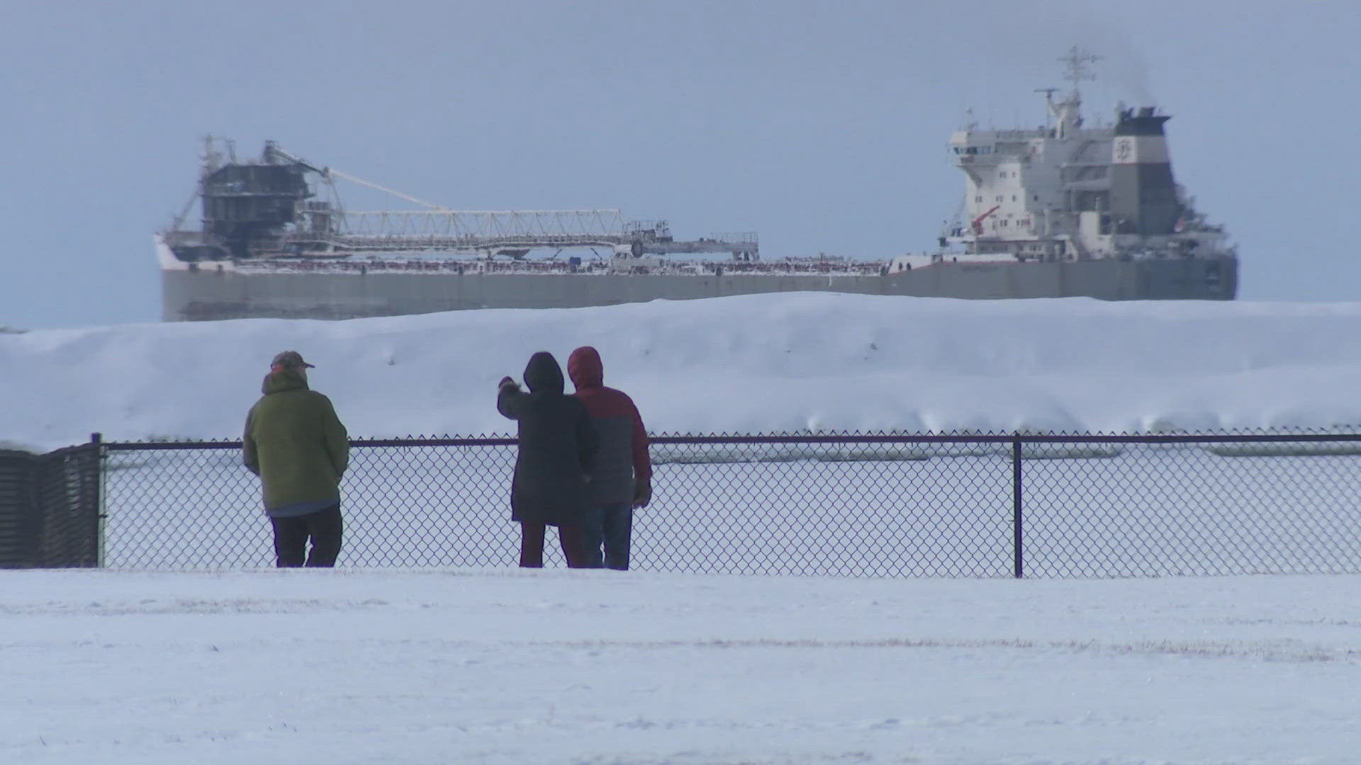 Manitoulin Island: A freighter is still stuck on Lake Erie | wgrz.com