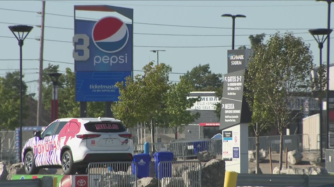 Monday night football traffic in Orchard Park | wgrz.com