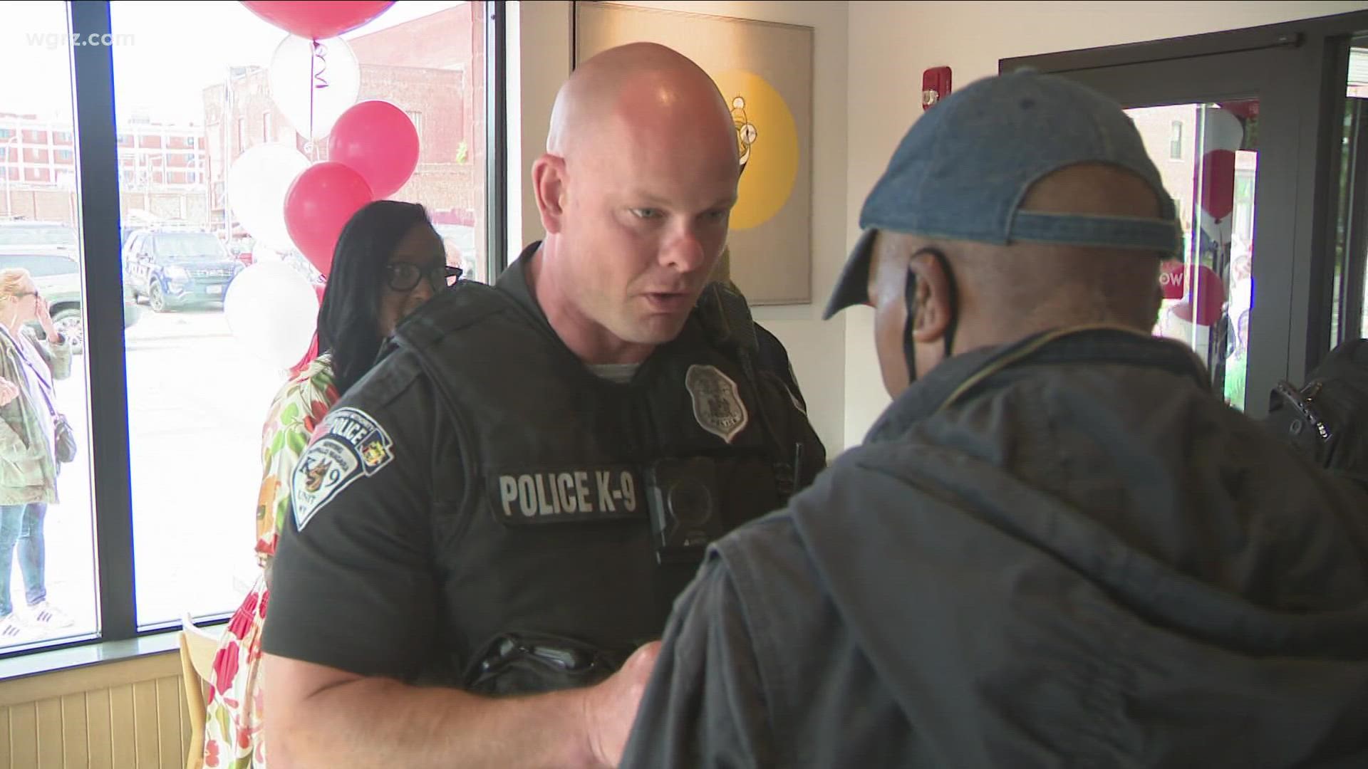 Transit police host "Coffee with a Cop" event | wgrz.com