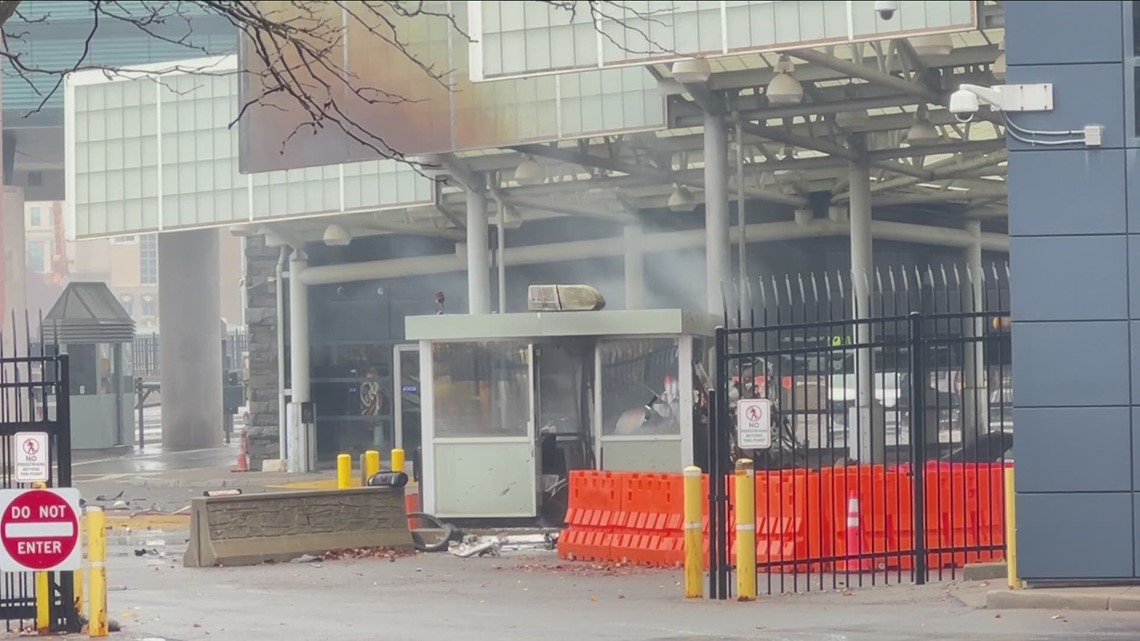 Rainbow Bridge explosion | Retired FBI Agent Bernie Tolbert reacts to ...
