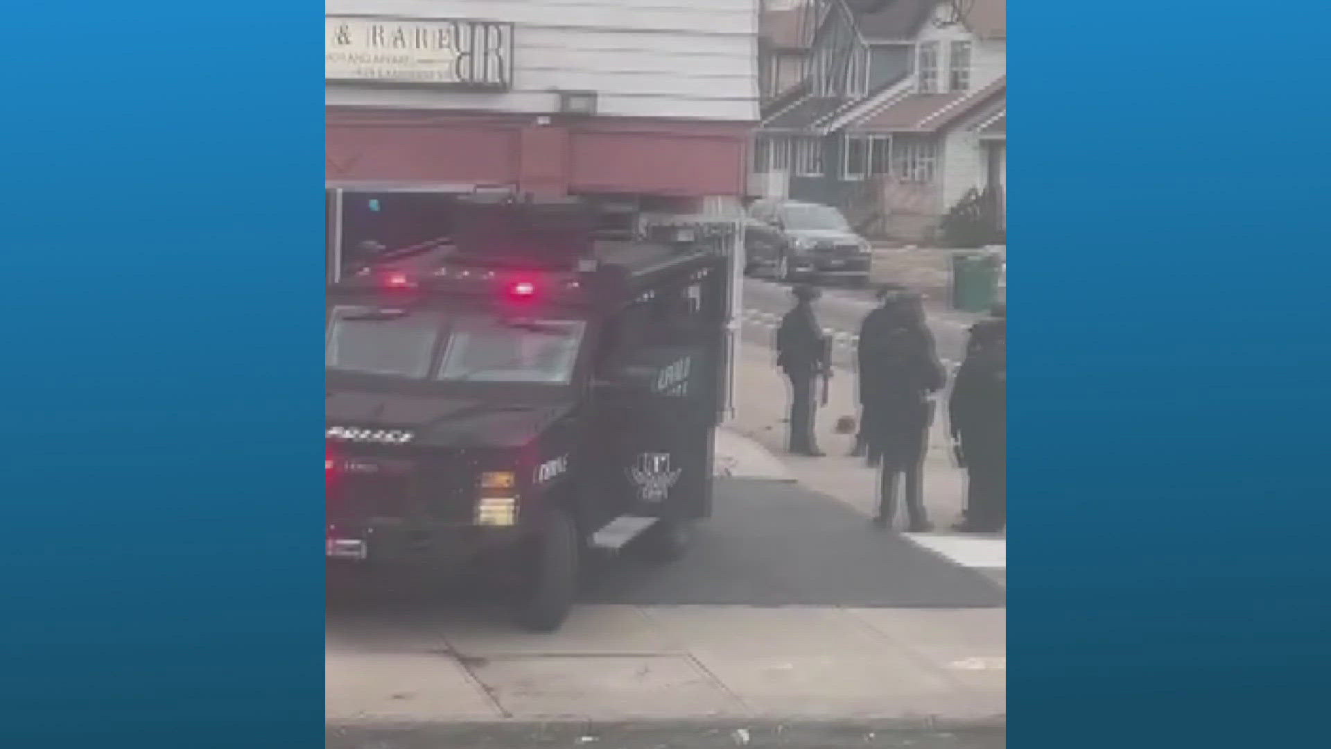 Buffalo Police SWAT team conducts warrant | wgrz.com