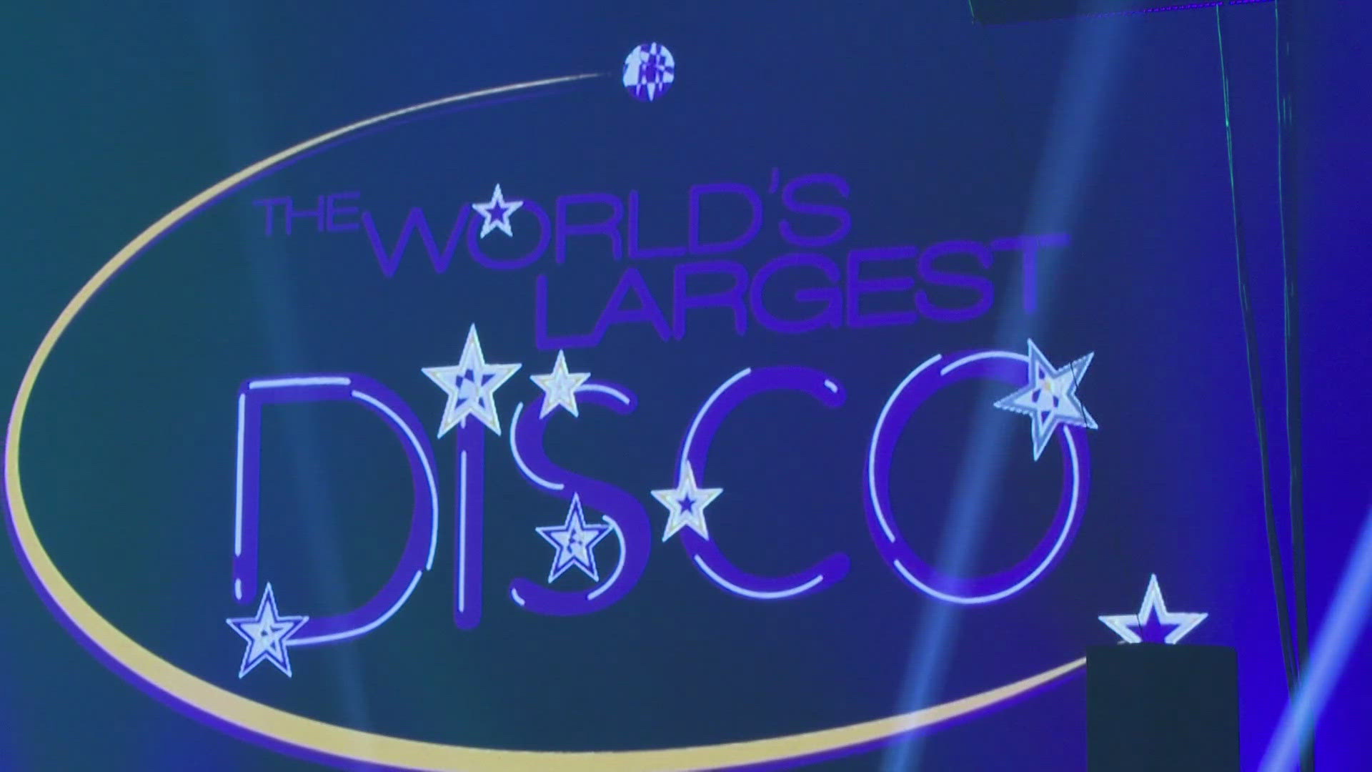 Thousands hit the dance floor for the World's Largest Disco | wgrz.com