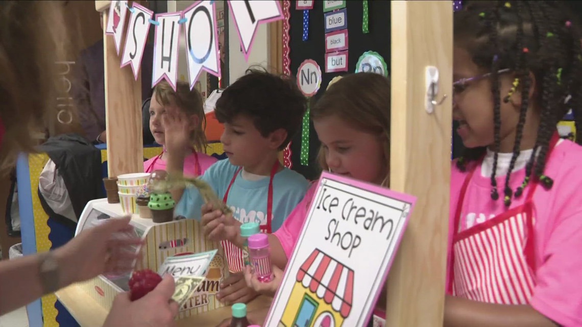 Middle Schoolers in Clarence build play ice cream shop for kids | wgrz.com