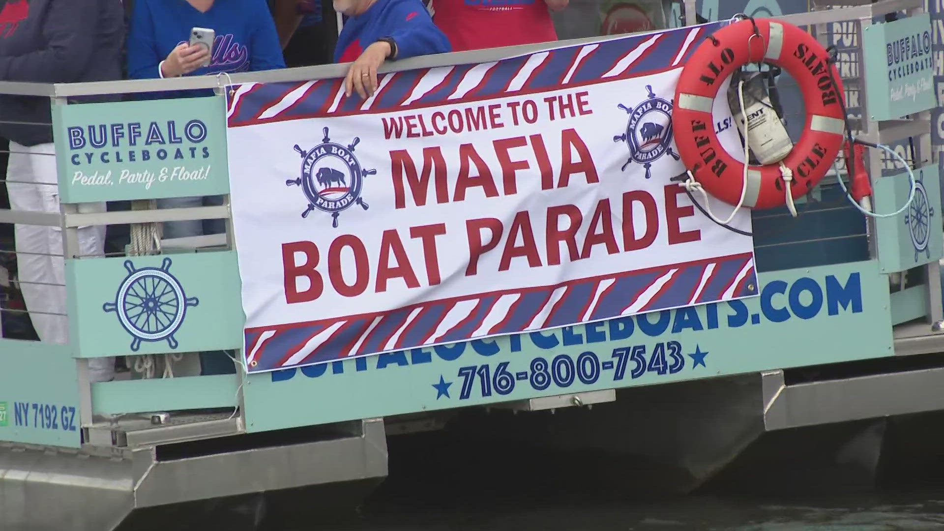 Bills Mafia Boat Parade celebrates a new NFL season | wgrz.com