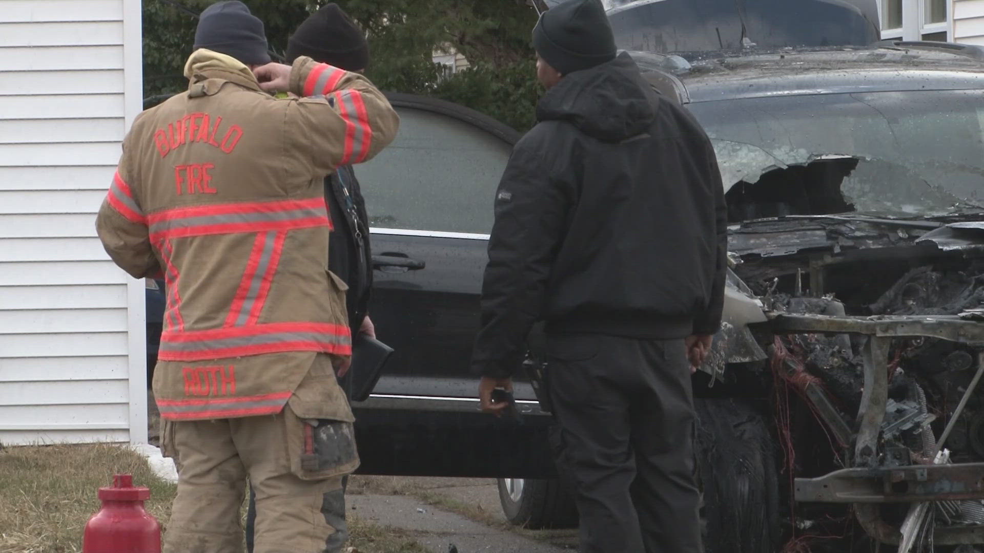 Buffalo Fire Department responds to car fire in driveway | wgrz.com