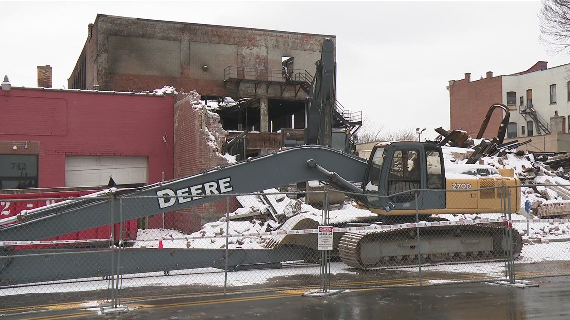 Demolition underway at Main Street fire site | wgrz.com
