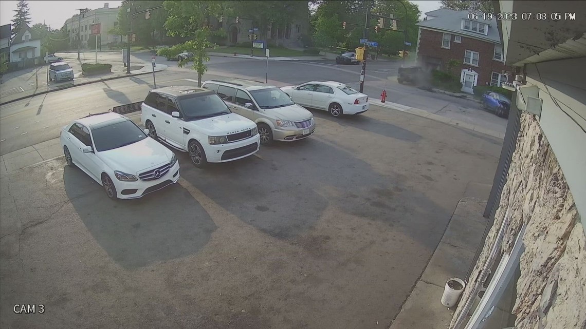 Car into building at South Park and Tift | wgrz.com