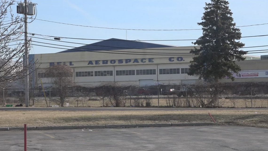 George Strait and Parker McCollum set to rock Highmark Stadium this ...