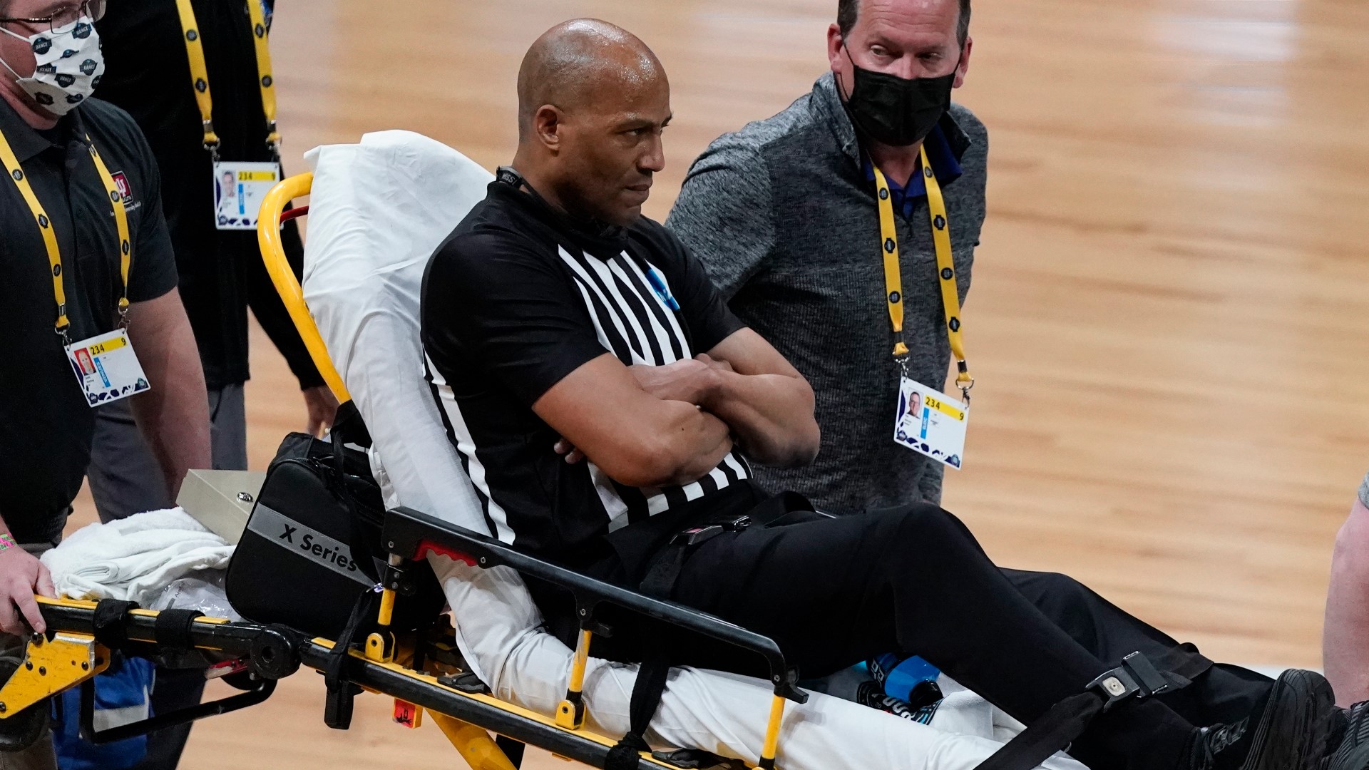 NCAA ref Bert Smith (Buffalo) said to be doing well after collapse ...