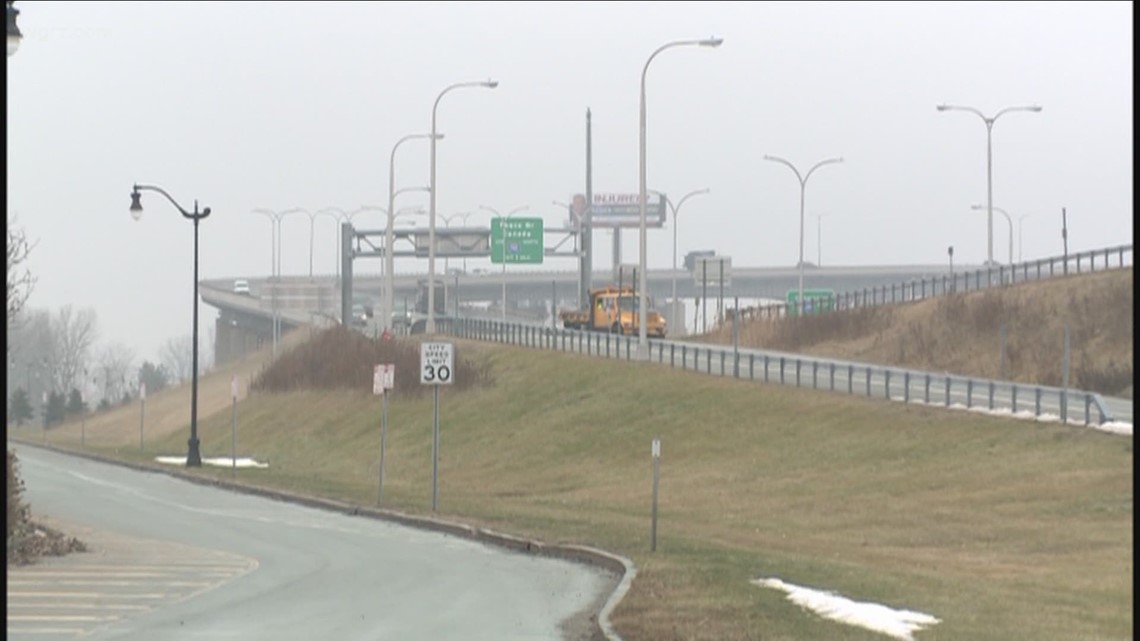 Buffalo Skyway closed in both directions during High Wind Warning ...