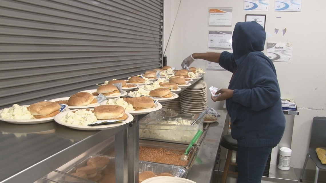 New Code Blue shelter seeing 125 people a night | wgrz.com