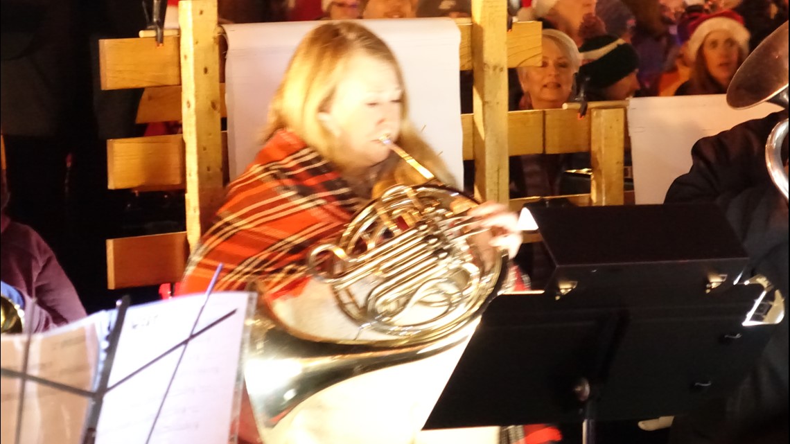 GALLERY: 46th Annual Carolcade in East Aurora | wgrz.com