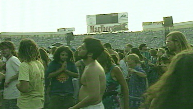 News 2 You: Donald Trump at Pilot Field, The Grateful Dead at Rich ...
