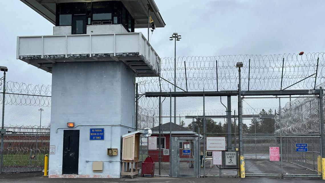 Prisoner death: Ten NY prison guards charged in inmate's fatal beating ...