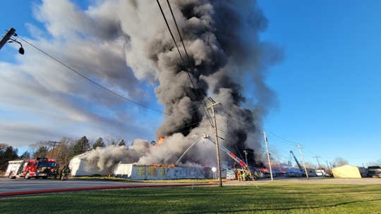 Batavia Fire Department responds to large commercial building fire ...