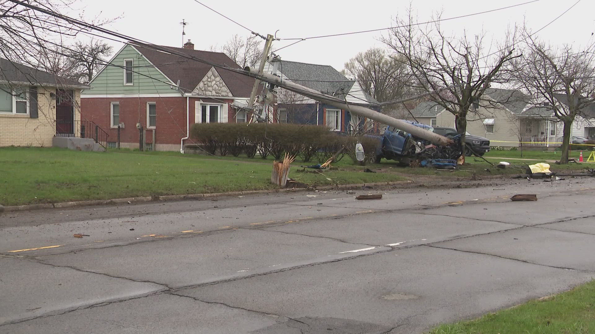 Driver dies after medical emergency causes crash on Elmwood Avenue ...
