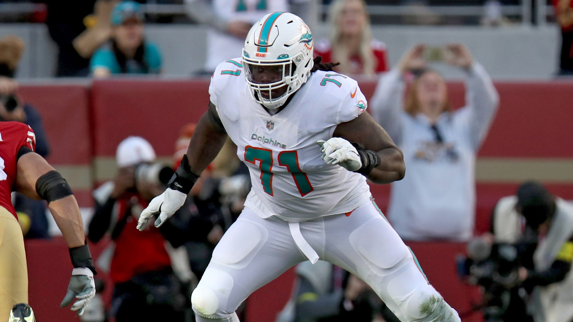 Bills sign Brandon Shell; add to offensive line depth | wgrz.com