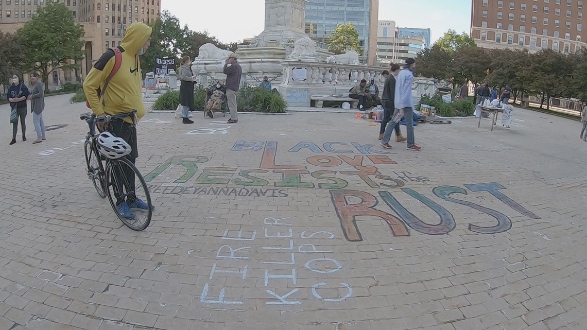 Police clear Niagara Square of protesters; 13 arrested | wgrz.com