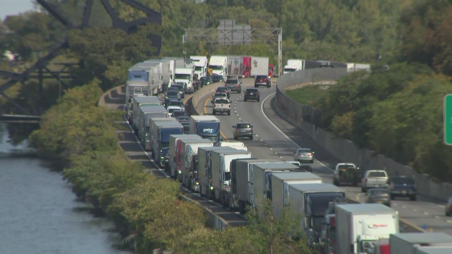 Bridge traffic delays continue at Peace Bridge & Lewiston Queenston ...