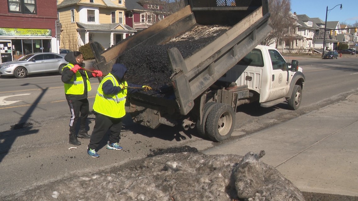 Pothole season is upon us in WNY | wgrz.com