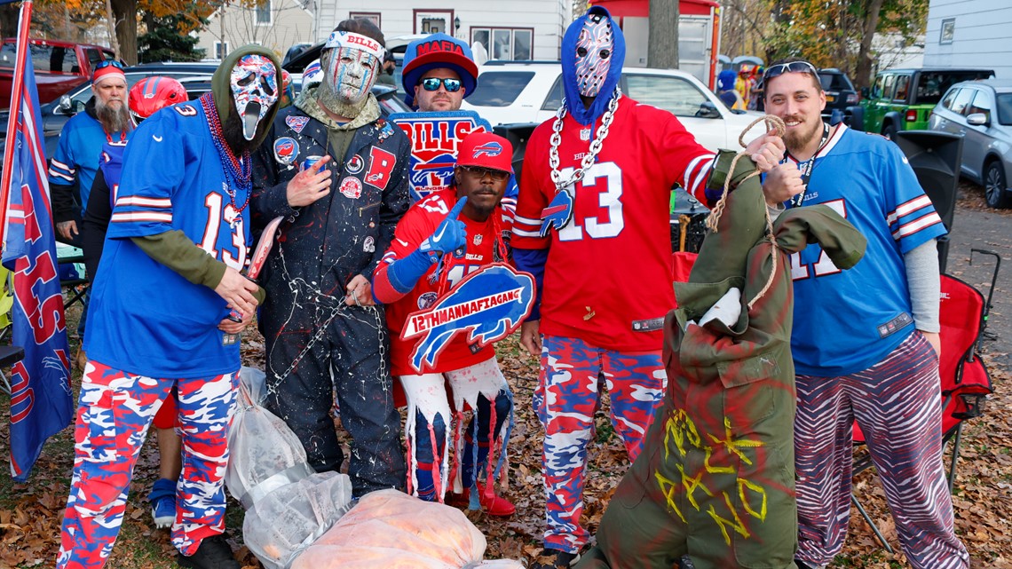 PHOTOS: Bills, Packers fans get into Halloween spirit | wgrz.com