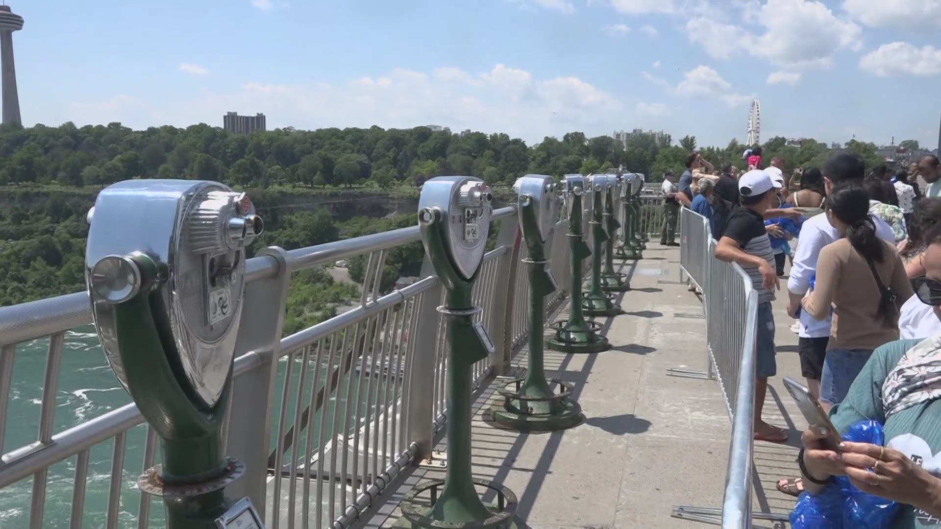 New barrier installed at Niagara Falls after tragedy | wgrz.com