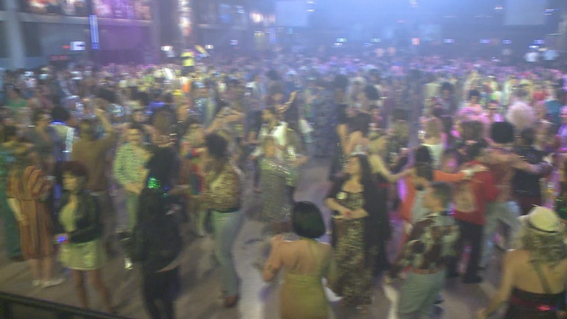 Boogie down: World's Largest Disco dances into downtown Buffalo | wgrz.com