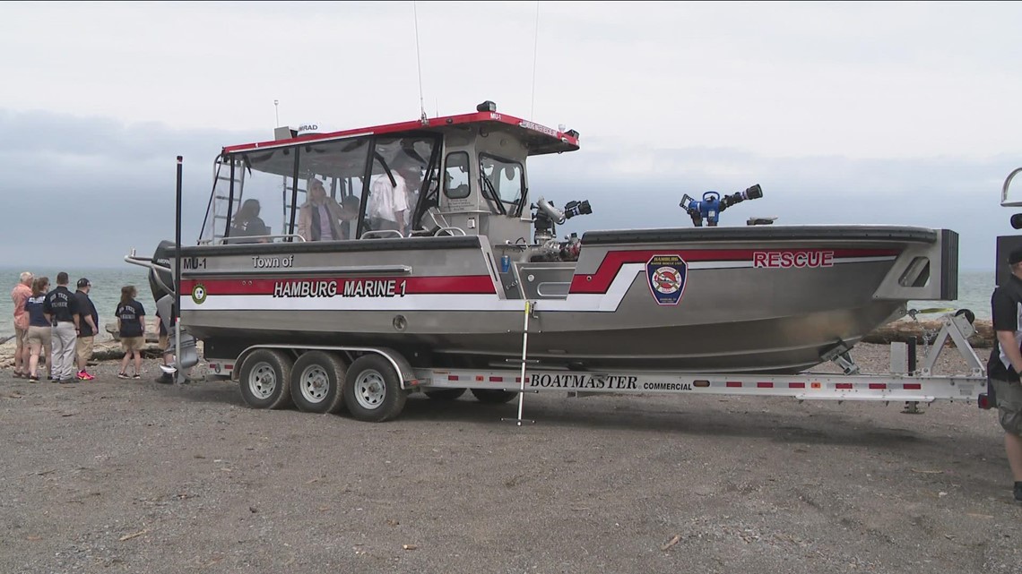 Hamburg Water Rescue Unit adds a new boat to the fleet | wgrz.com