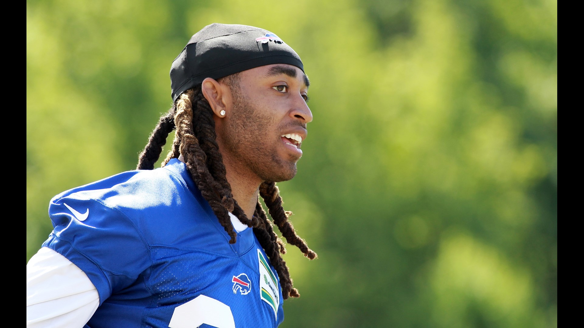 Colts sign cornerback Stephon Gilmore | wgrz.com