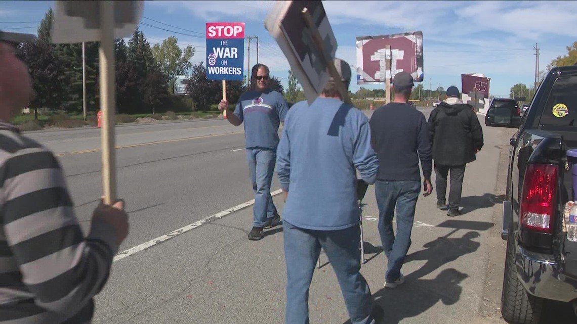 Sysco union workers on strike in Buffalo | wgrz.com