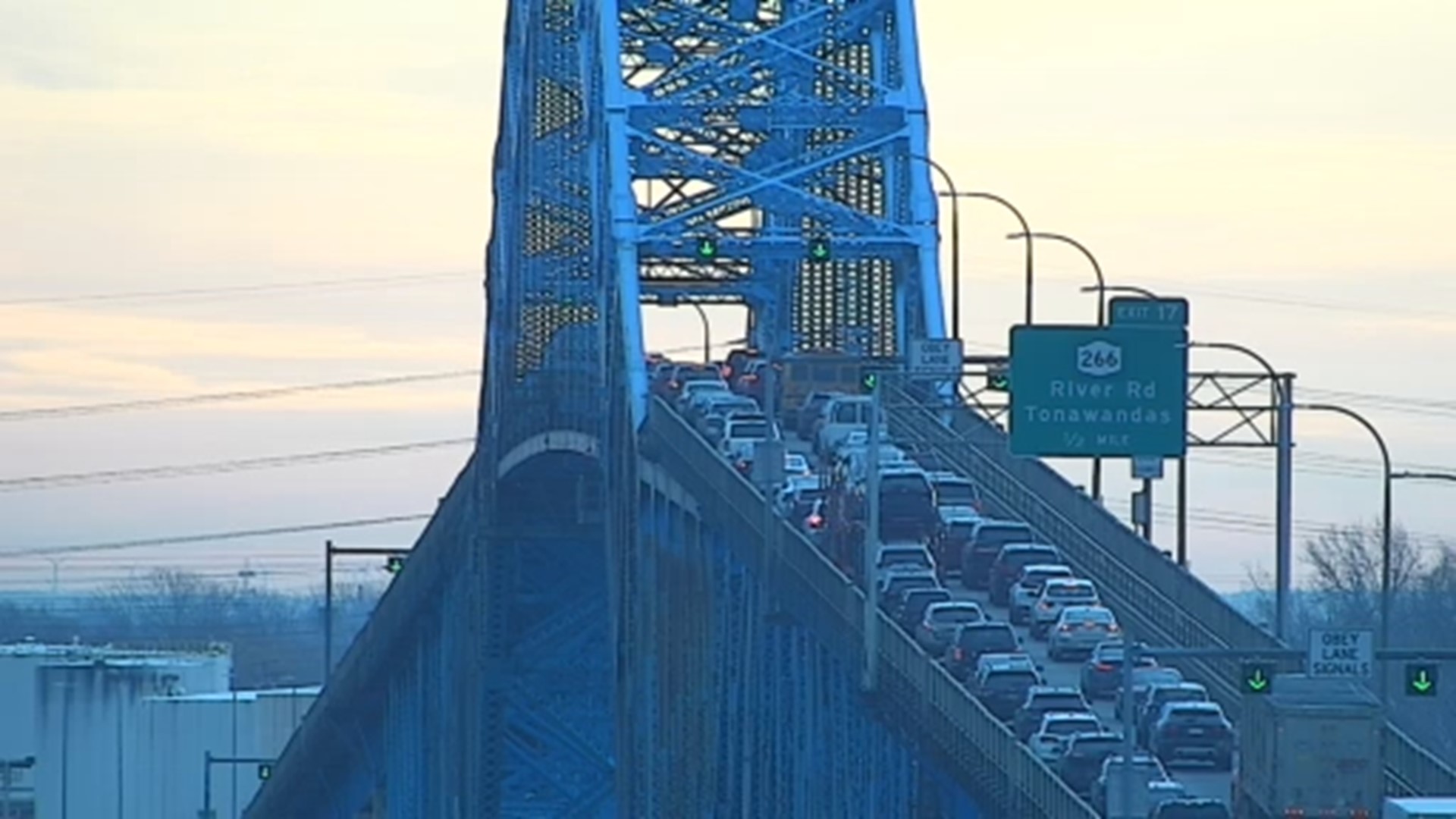 Multi-vehicle accidents causes backup on Grand Island Bridge | wgrz.com