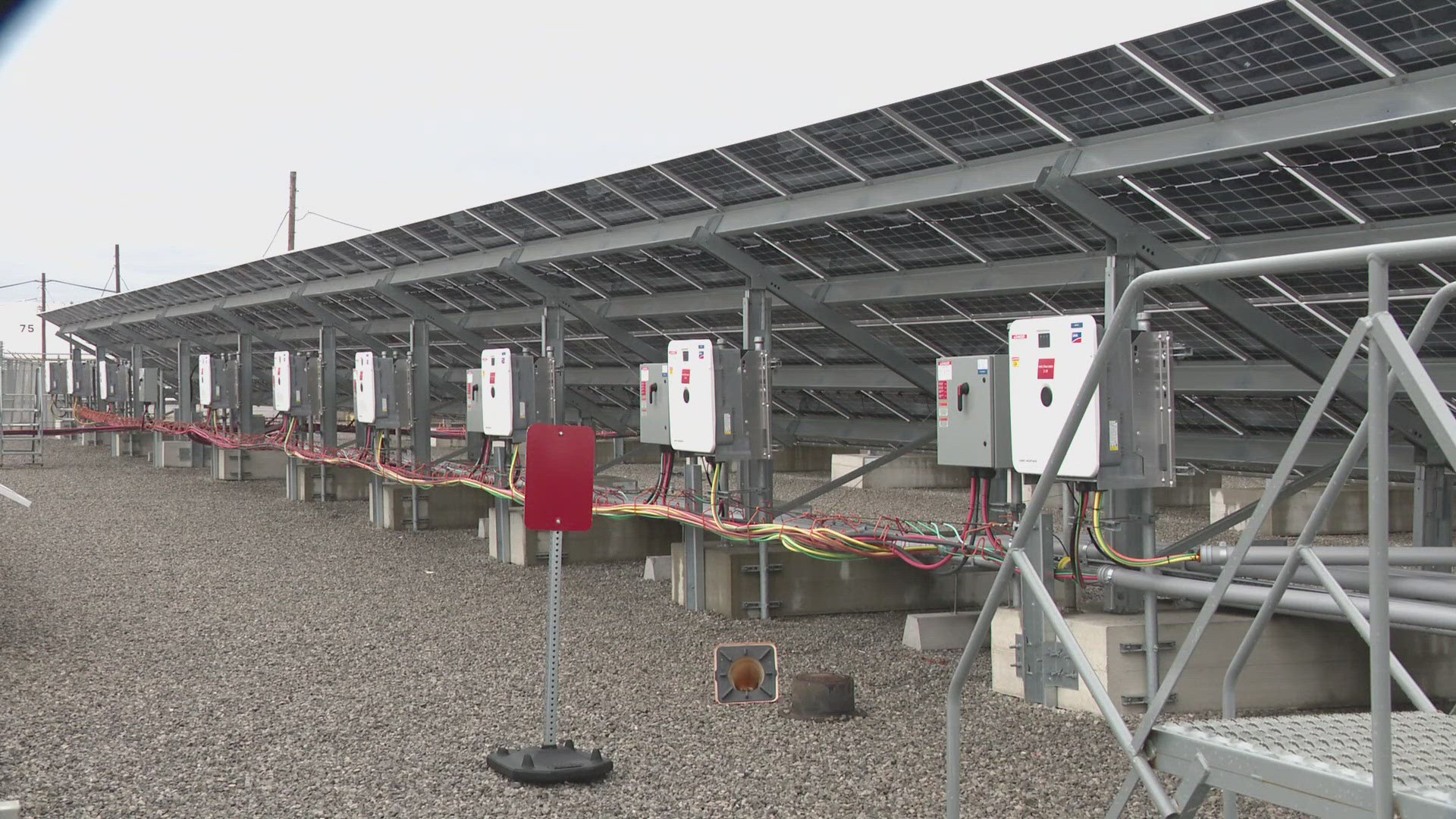 Buffalo solar farm launches on former oil refinery site | wgrz.com