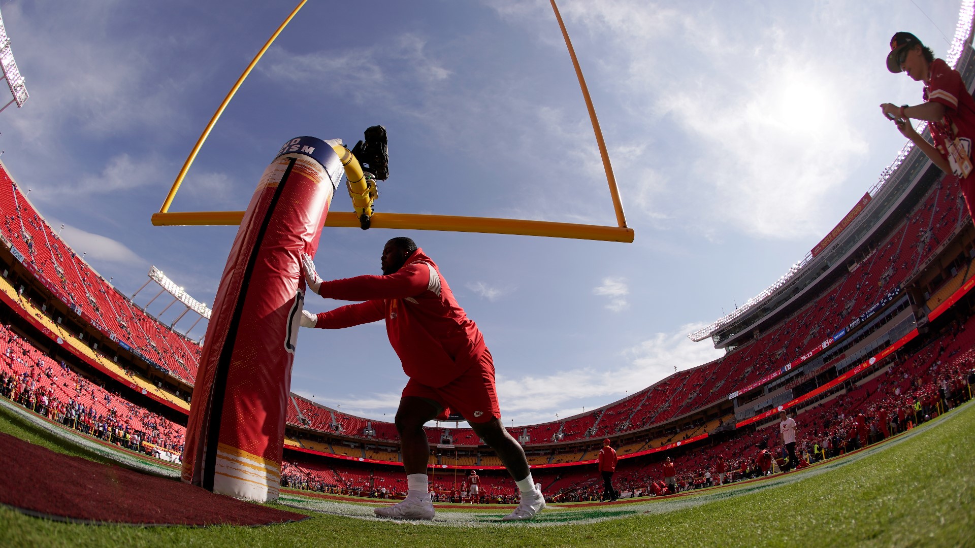 PHOTOS: Bills fans flock to Kansas City for Week 6 showdown | wgrz.com