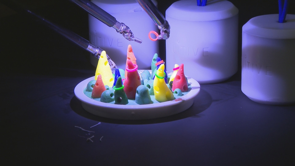 Millard Fillmore Suburban hits 20,000 robotic surgeries | wgrz.com