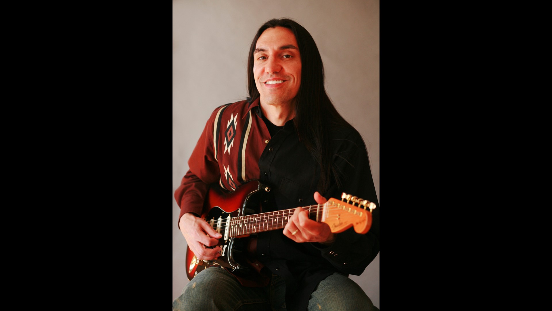 Joe Mahfoud, a musician who never forgets his Native American roots ...